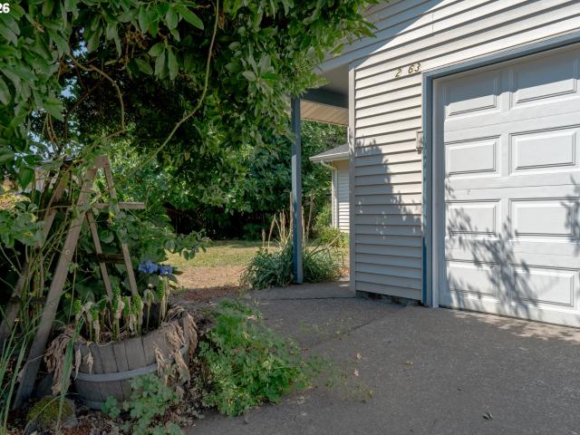 2063 NE 9TH PL