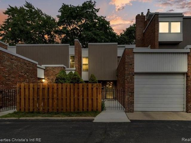 2063 Hyde Park Rd, Detroit, MI 48207