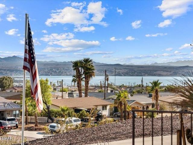 2063 Rainbow Ave N, Lake Havasu City, AZ 86403
