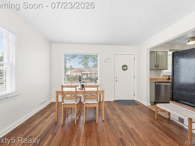 2063 10th Street