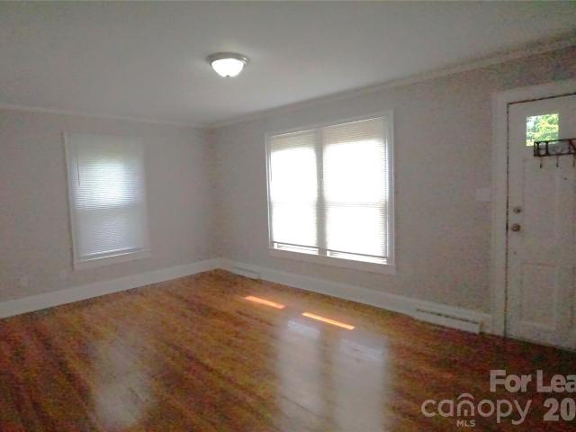 206 11th Street NE