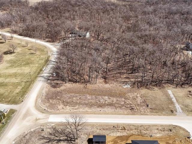 206 27th Ave, Amana, IA 52203
