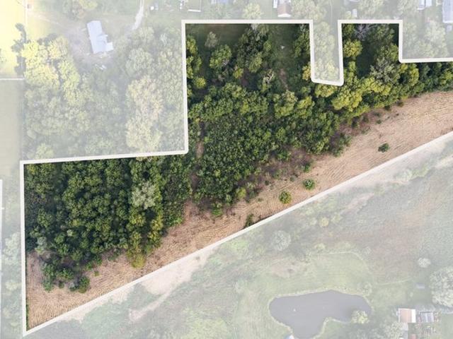 206 40 St, East Moline, IL 61244