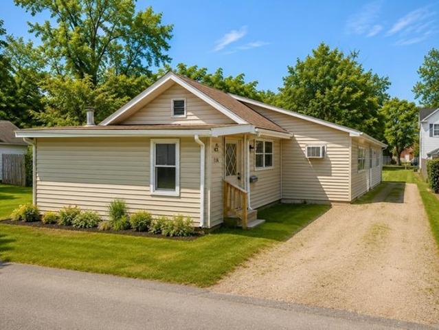 206 4th Terrace St, Egg Harbor City, NJ 08215