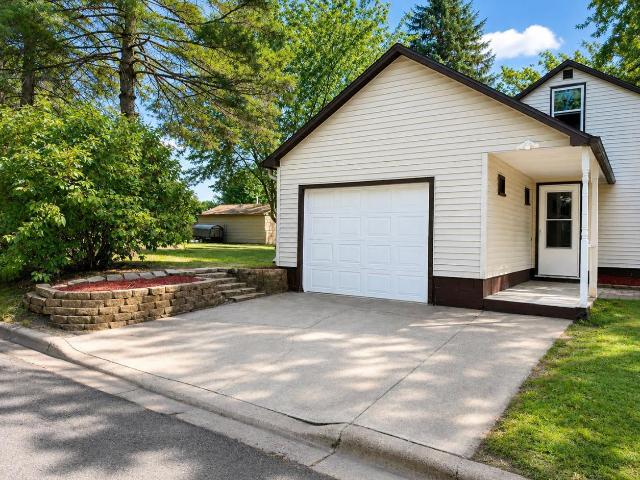 206 8th Street SE