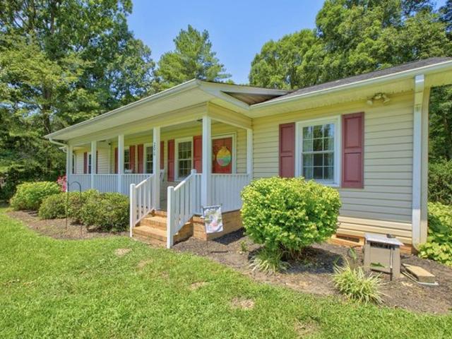 206 Cox Ridge Ct, Travelers Rest, SC 29690