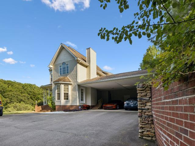 206 Collier Ave