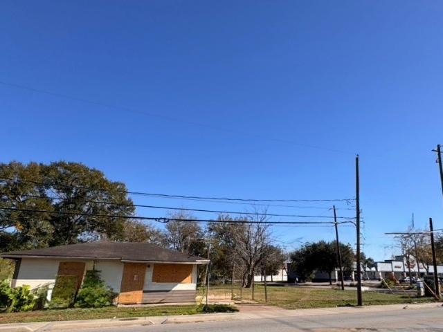 206 Collins Rd, Richmond, TX 77469 | MLS #90212 | Compass