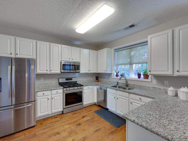 206 Coopers Hawk Circle