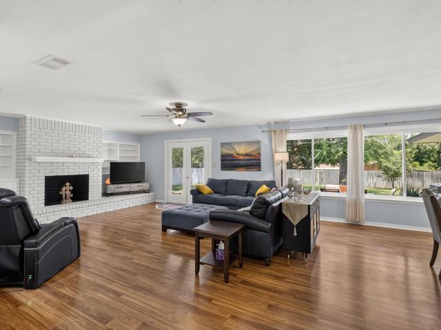 206 Corder Ln