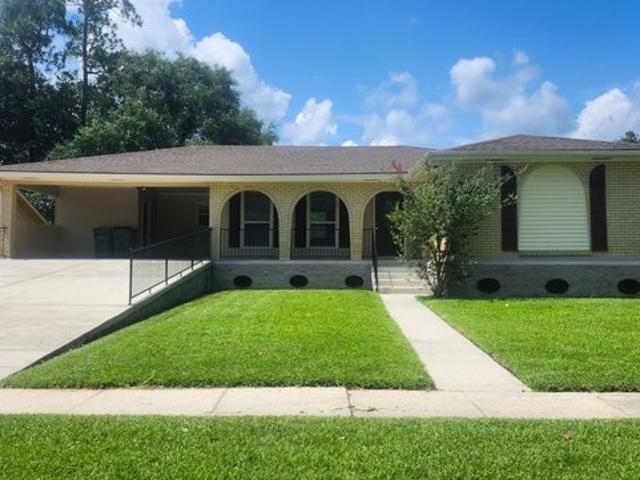 206 Canberra Ct, Slidell, LA 70458