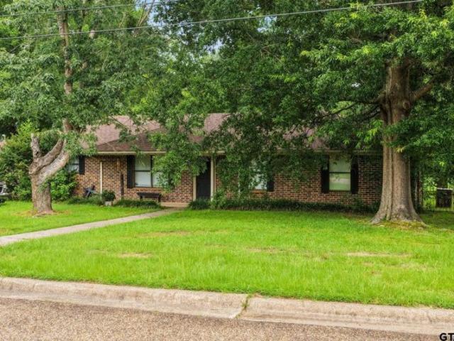 206 Carr Dr, Mount Pleasant, TX 75455