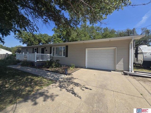 206 Cedar St, Beatrice, NE 68310