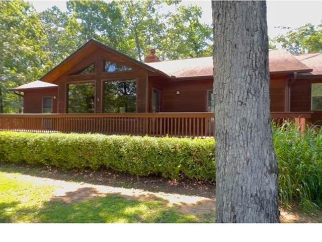 206 Cherokee Cir, Fairfield Bay, AR 72088