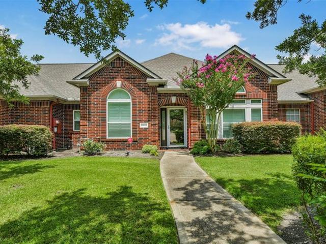 206 Clearview Ave Apt B, Friendswood, TX 77546