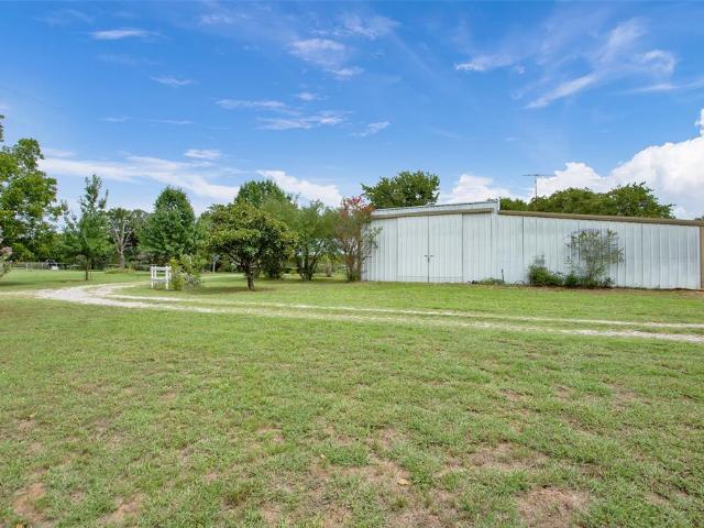 206 Clements Rd, Whitesboro, TX 76273 | MLS #21053
