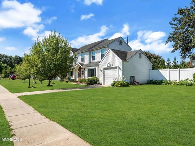 206 Clevenger Dr, Clayton, NJ 08312