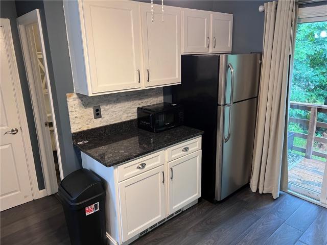 206 Arthurs Way