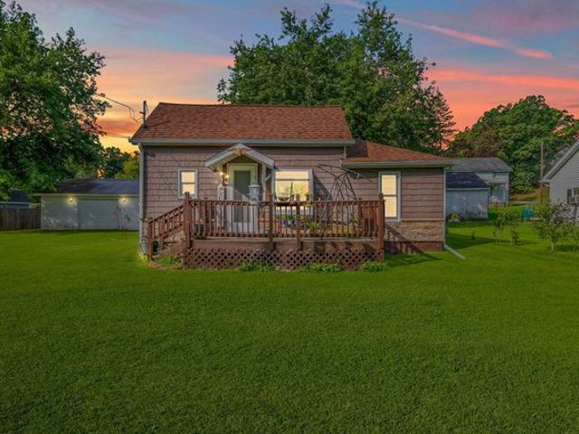 206 Bowman St, Jonesville, MI 49250