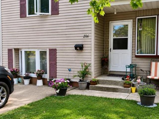 206 Bay Shore Rd, North Babylon, NY 11703
