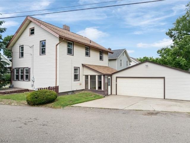 206 Bachtel St SE, North Canton, OH 44720