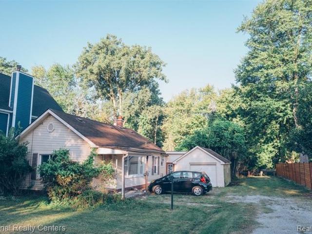 206 Bernstadt St, Novi, MI 48377