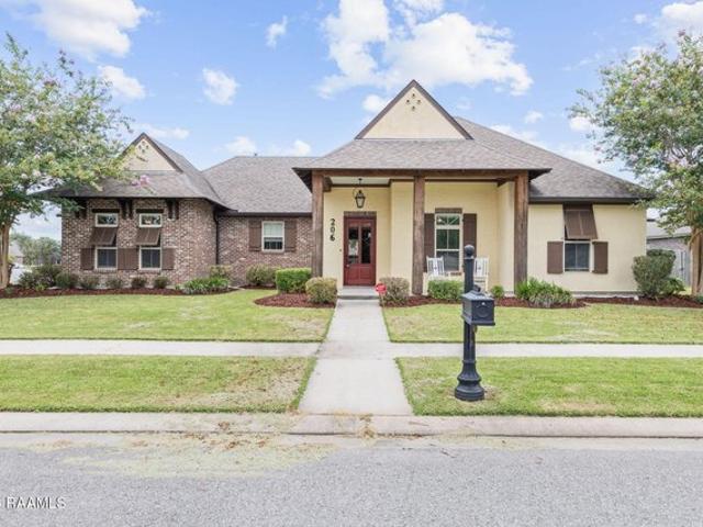 206 Brook Hill Dr, Youngsville, LA 70592