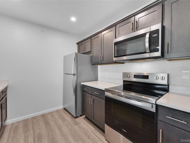 206 Golf Links Road 324