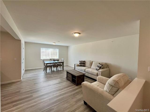 206 Golf Links Road 825