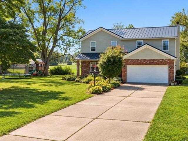 206 Glendale Ln, East Peoria, IL 61611