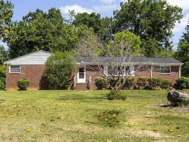 206 Greenbriar Dr, Simpsonville, SC 29680