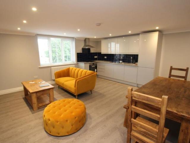 206 Derby Road, Nottingham NG7, 2 bed flat to rent, £1,325 pcm | PrimeLocation