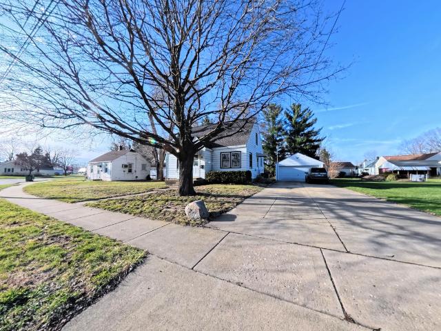 206 E 4th Street