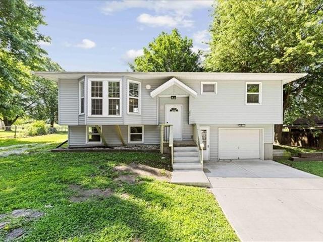 206 E 12th St, Lawson, MO 64062