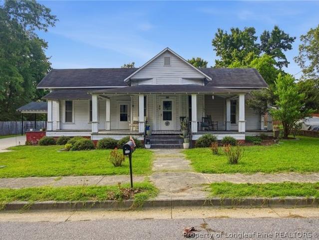 206 E 2nd Ave, Red Springs, NC 28377