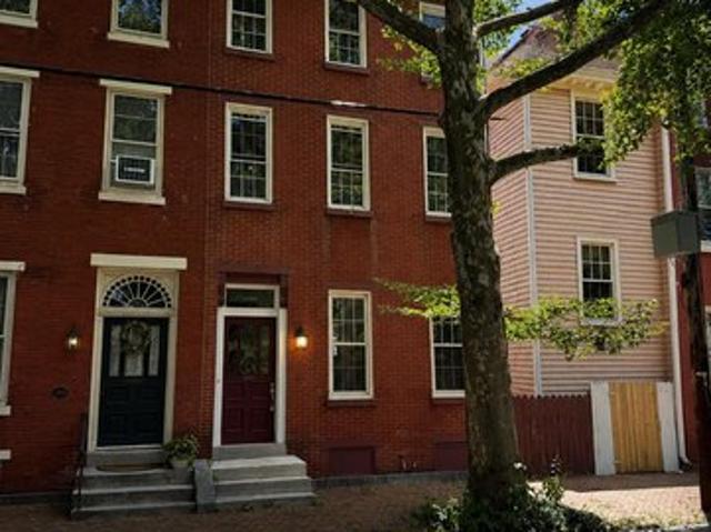 206 E Union St, Burlington, NJ 08016
