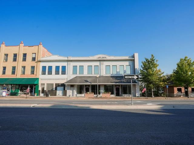 206 E Washington Avenue