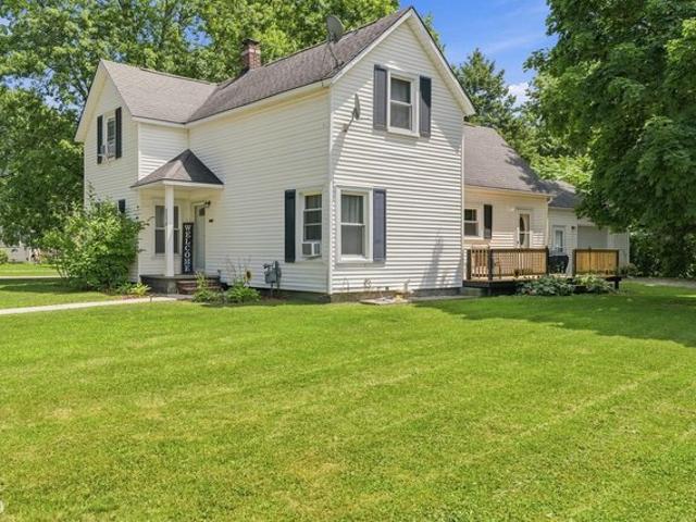 206 E Wood St, Yale, MI 48097