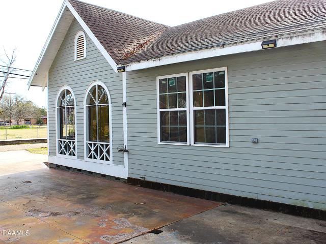 206 E A E Canal, Church Point, LA 70525 | MLS #RA2600000 | Compass