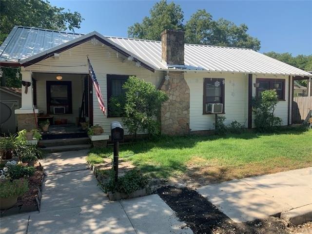 206 E Columbia St, Weatherford, TX 76086