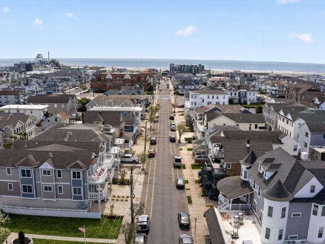 206 E Glenwood Ave
