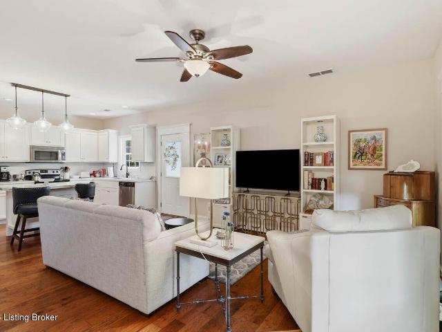 206 E Maidens Alley 5