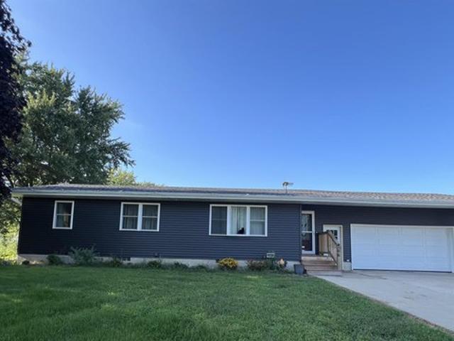 206 E Main St, Ionia, IA 50645