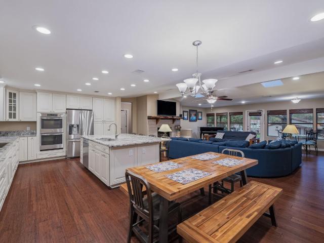 206 E Pheasant Rd