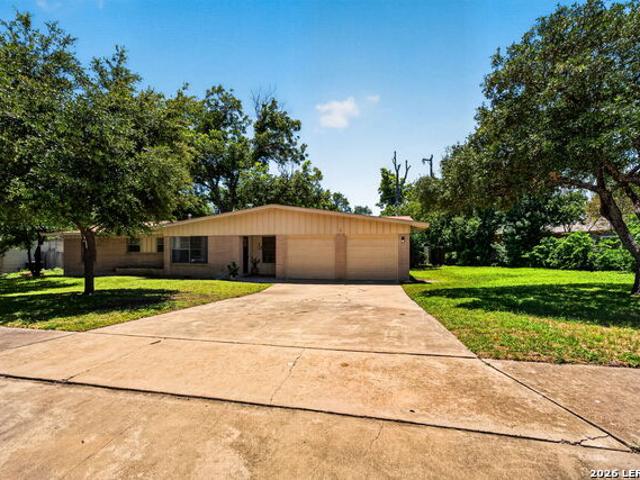 206 Enchanted Dr