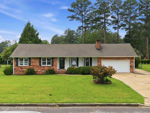 206 Ellison Dr, Washington, NC 27889