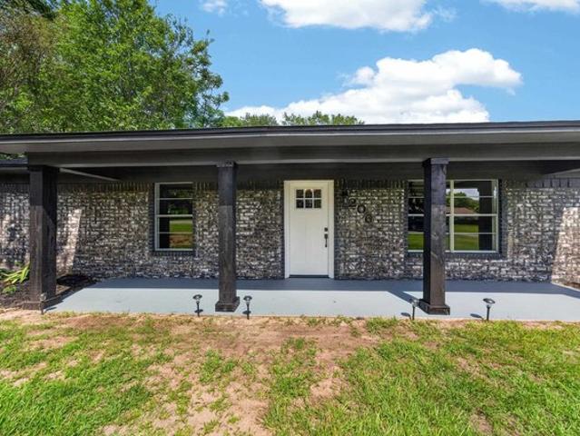 206 Elm St, Winona, TX 75792