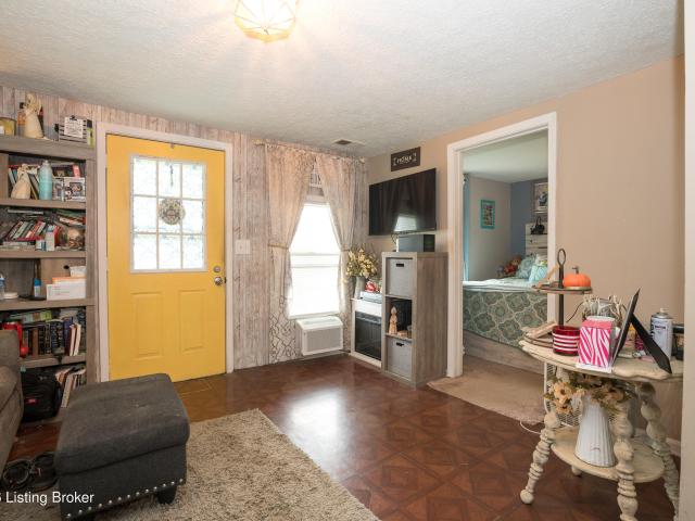 206 Fourth Ave