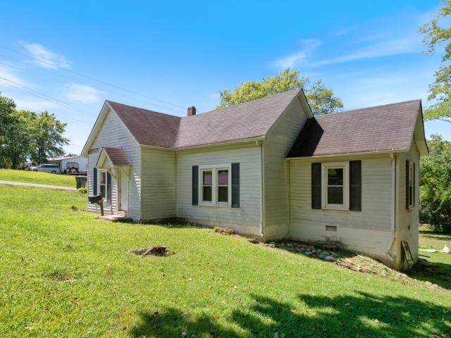 206 Freeman Ave