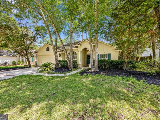 206 Hallowes Drive S
